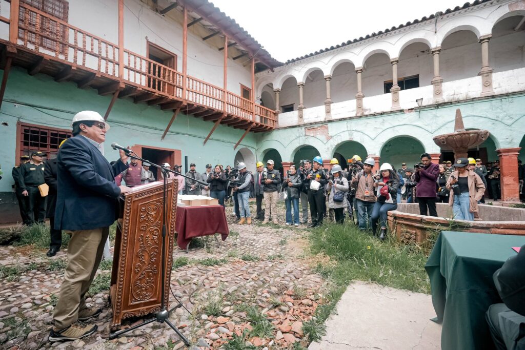 Firman acta de compromiso para intervenir casona de la calle Saphy ...